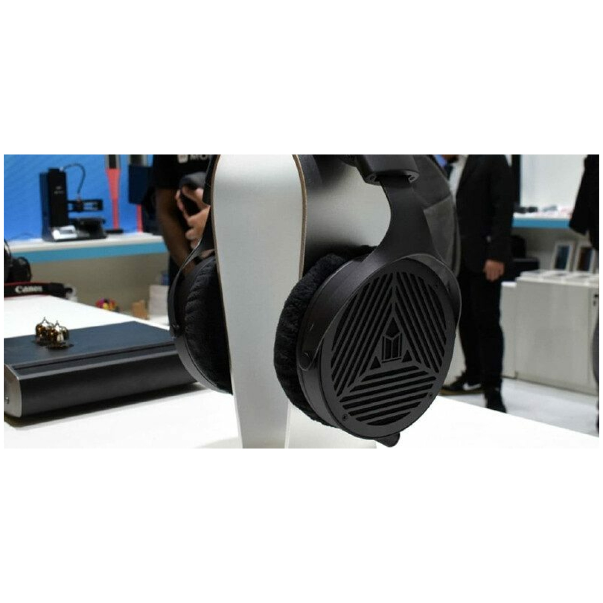 Test COMPLET du casque Monolith M1070 Casque Planaire à Dos Ouvert